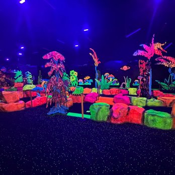 PUTTING EDGE - Updated August 2024 - 286 Photos & 118 Reviews - 5250 ...