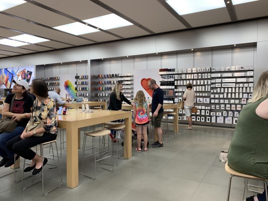 APPLE KENWOOD TOWNE CENTRE - 36 Photos & 160 Reviews - 7875 Montgomery ...