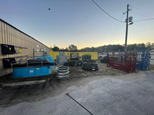 SPARR BUILDING & FARM SUPPLY - Updated April 2026 - 38 Photos - 2915 W ...