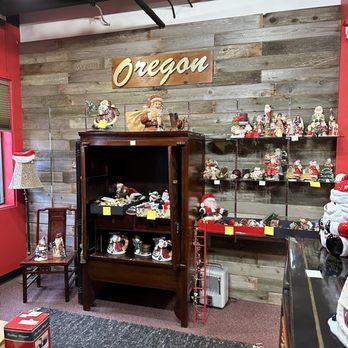 CANDY BASKET - Updated December 2025 - 45 Photos & 43 Reviews - 1924 NE ...