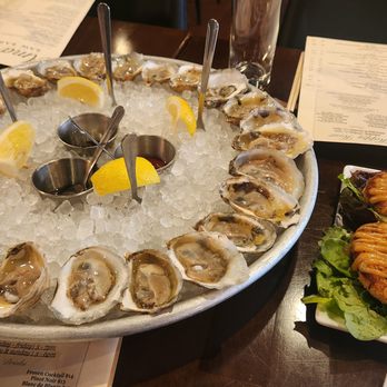 AMA RAW BAR - WEST VILLAGE - Updated December 2025 - 290 Photos & 165 ...