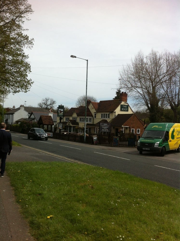 THE BOOT PUB - Updated March 2024 - Park Road, Berkshire, Bracknell ...
