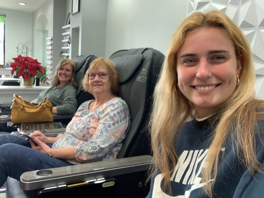 CUTIE-CLE NAILS AND SPA - 443 Larchmont Blvd, Mount Laurel Township ...