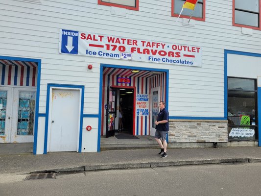 SEASIDE CANDYMAN - Updated January 2026 - 46 Photos & 114 Reviews - 21 ...