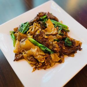 FERN THAI ON MAIN - Updated July 2024 - 1484 Photos & 675 Reviews ...