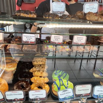 LEGENDARY DOUGHNUTS - Updated January 2025 - 244 Photos & 204 Reviews ...