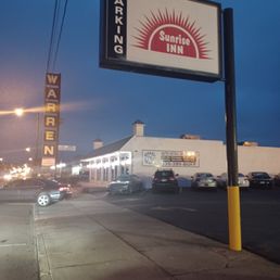 SUNRISE INN - Updated July 2025 - 183 Photos & 211 Reviews - 510 E ...