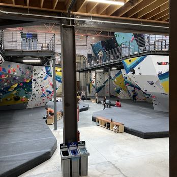 THE OAKS - Updated December 2025 - 32 Photos - 1875 Solano Ave ...