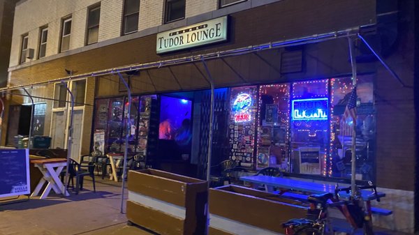 TUDOR LOUNGE - Updated November 2025 - 19 Reviews - 335 Franklin St ...