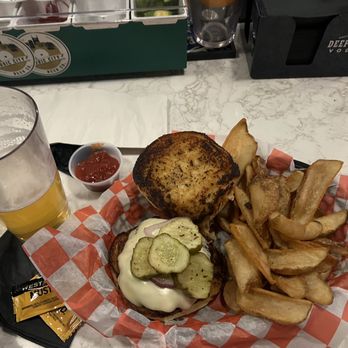 TEDDYS TAVERN - Updated November 2024 - 77 Photos & 79 Reviews - 104 ...