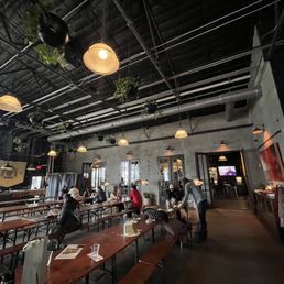 CENTRAL MACHINE WORKS BREWERY AND BEER HALL - Updated July 2025 - 474 ...