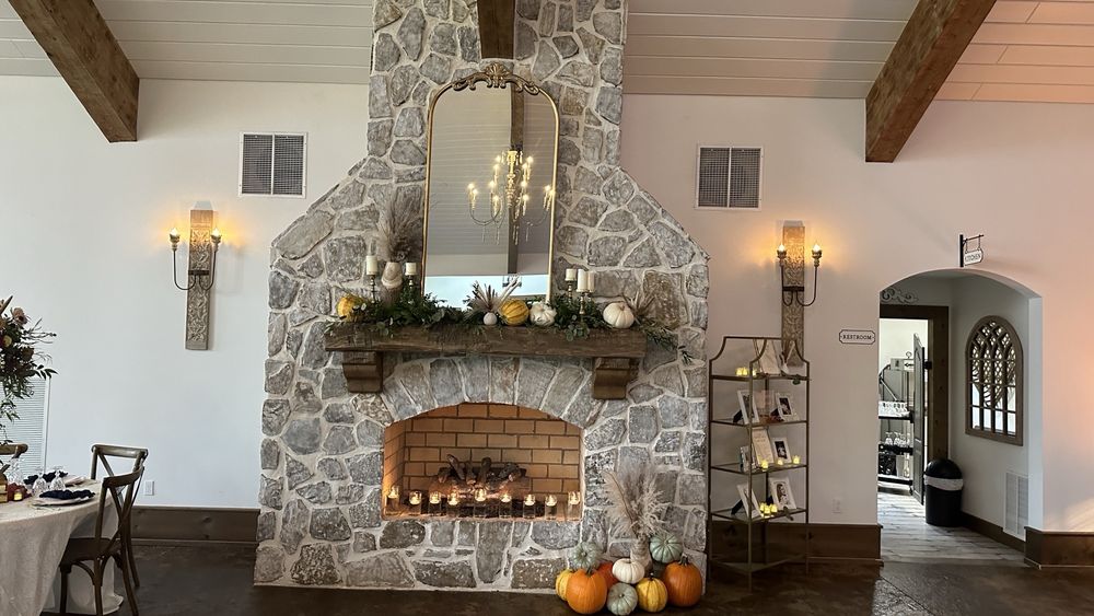 LACEÉ MEADOWS VENUE - Updated January 2026 - Request a Quote - 14 Photos - 150 Denim And Lace Ln ...