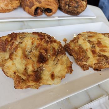 B PATISSERIE - Updated August 2024 - 7528 Photos & 3533 Reviews - 2821 ...