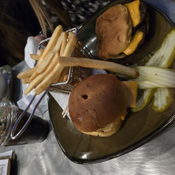 SEPTEMBERS TAPROOM & EATERY - REDLANDS - Updated June 2025 - 561 Photos ...