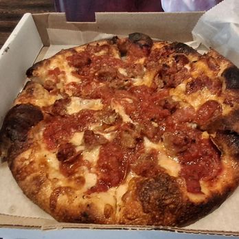 BURGH’S PIZZA & WING PUB - Updated September 2025 - 199 Photos & 290 ...