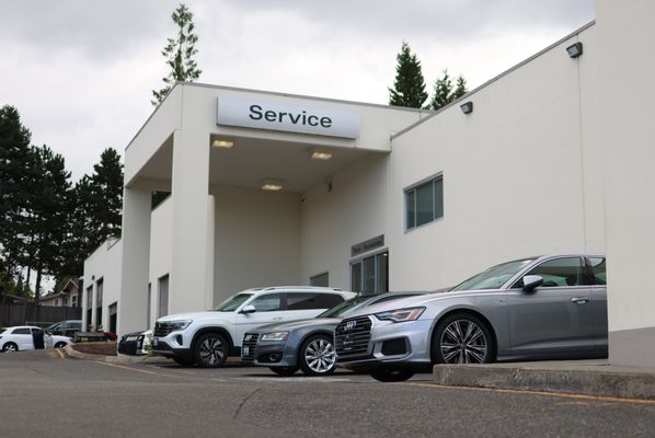 UNIVERSITY AUDI - LYNNWOOD - Updated January 2026 - 49 Photos & 167 ...