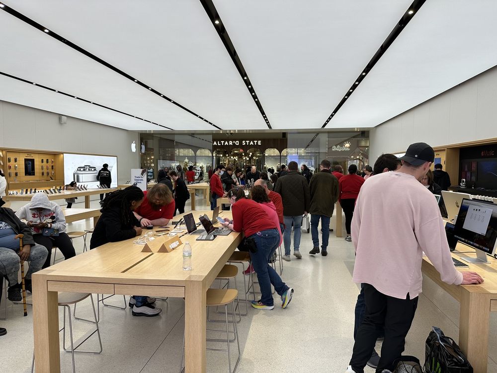 APPLE SOUTHPARK - Updated November 2024 - 43 Photos & 215 Reviews ...