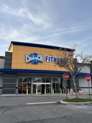 CRUNCH FITNESS - EAST COLONIAL - Updated August 2024 - 63 Photos & 72 ...