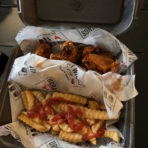 TRAP WINGZ ATL - Updated March 2025 - 49 Photos & 25 Reviews - 3004 ...