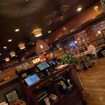 COACH HOUSE BAR & GRILL - Updated June 2025 - 204 Photos & 101 Reviews ...