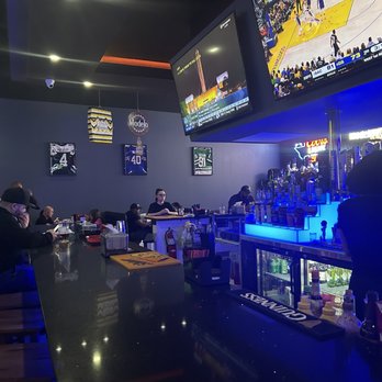 TOUCHDOWN SPORTS BAR AND LOUNGE - Updated June 2025 - 48 Photos & 25 ...