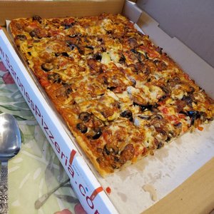 BARONE’S PIZZA - WOODLAND HILLS - 150 Photos & 391 Reviews - 22435 ...