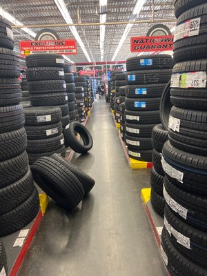 TOWN FAIR TIRE - Updated December 2025 - 26 Photos & 42 Reviews - 1127 ...