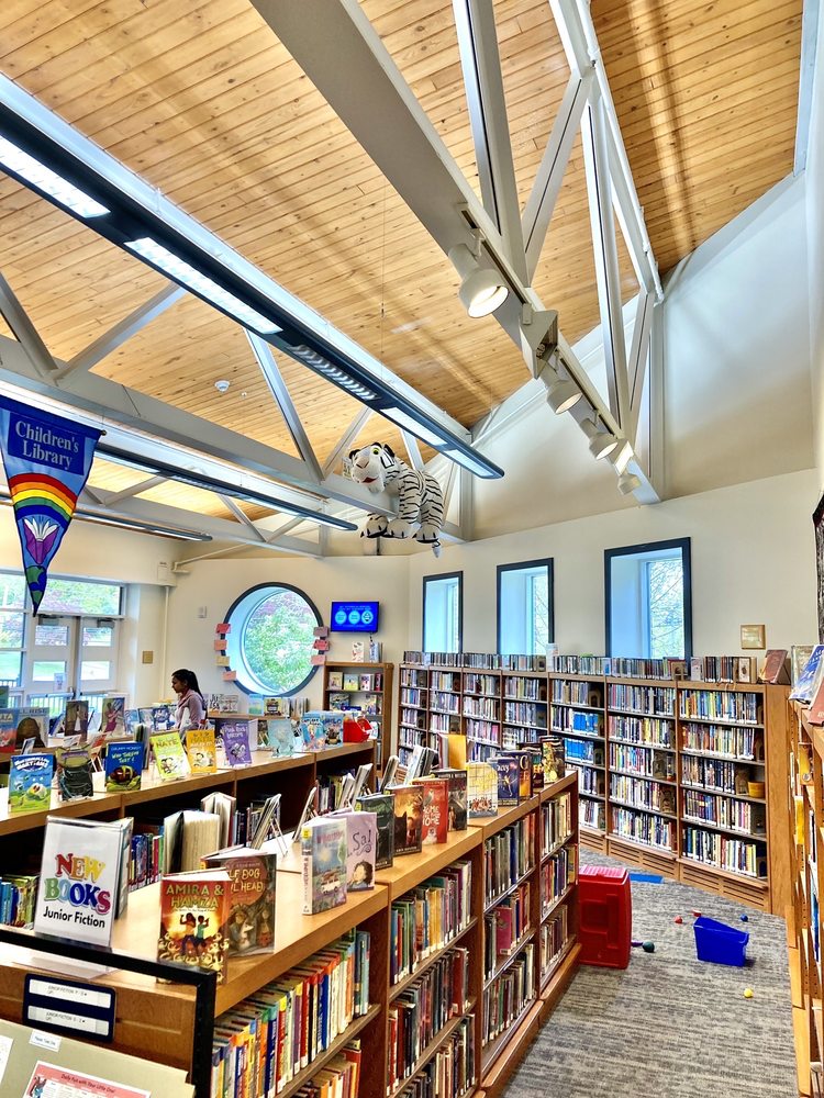NEWTOWN PUBLIC LIBRARY - Updated August 2025 - 35 Photos - 201 Bishop ...