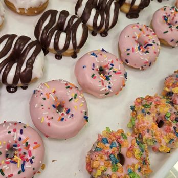 YONUTZ DONUTS AND ICE CREAM - Updated July 2025 - 107 Photos & 83 ...