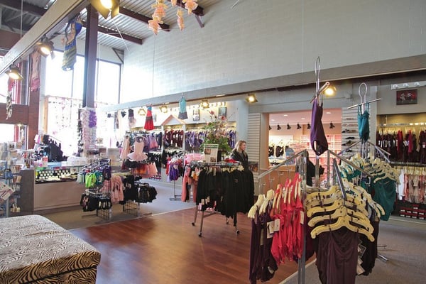 FOOTLIGHTS DANCE & THEATRE BOUTIQUE - Updated January 2026 - 26 Reviews ...
