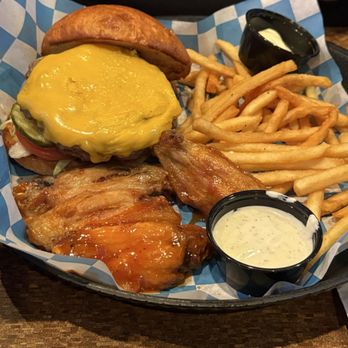 BLUE MOOSE BURGERS & WINGS - Updated April 2025 - 726 Photos & 1210 ...