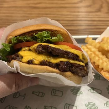 SHAKE SHACK NASHVILLE TANGER OUTLETS - Updated September 2025 - 32 ...