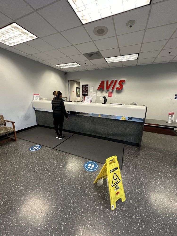 AVIS - Updated December 2025 - 14 Photos & 70 Reviews - 888 S Figueroa ...