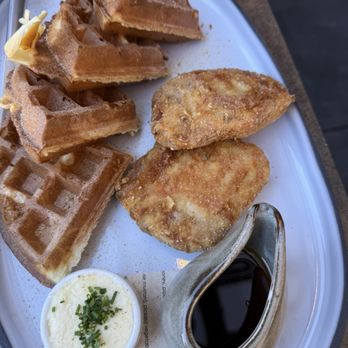 ROOF 106 - Updated March 2025 - 327 Photos & 140 Reviews - 106 Matheson ...