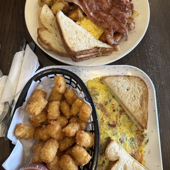 JAVA DAY CAFE - Updated July 2024 - 812 Photos & 418 Reviews - 160-09 ...