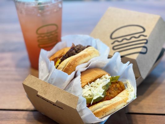 SHAKE SHACK EASTON TOWN CENTER - Updated December 2024 - 233 Photos ...