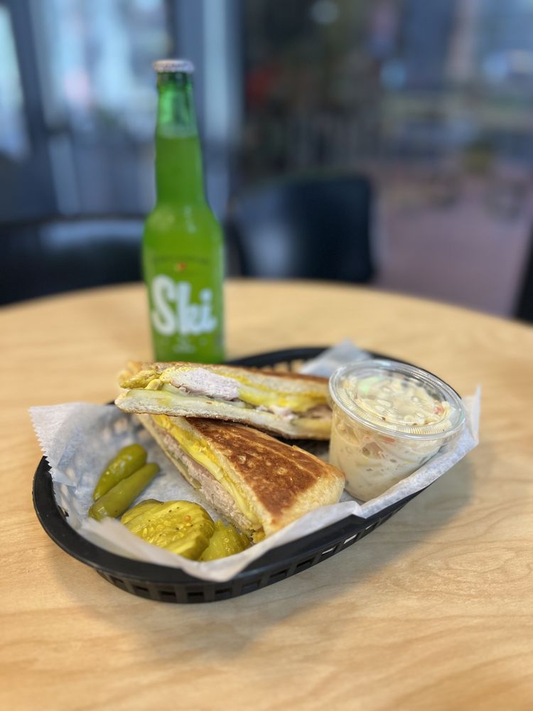 PICKLES DELI DOWNTOWN - Updated April 2025 - 335 Photos & 267 Reviews ...