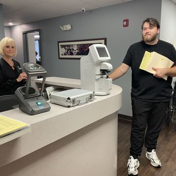 LEVENSON EYE ASSOCIATES - Updated September 2025 - 26 Reviews - 751 Oak ...