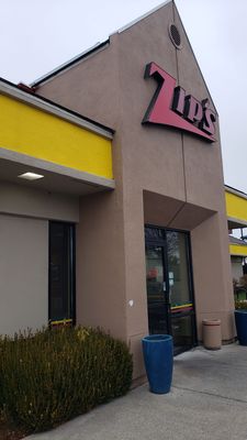 ZIP’S DRIVE-IN RESTAURANT - Updated October 2025 - 16 Photos & 30 ...