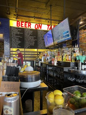 THE URBAN TAP - Updated January 2025 - 545 Photos & 314 Reviews - 216 S ...