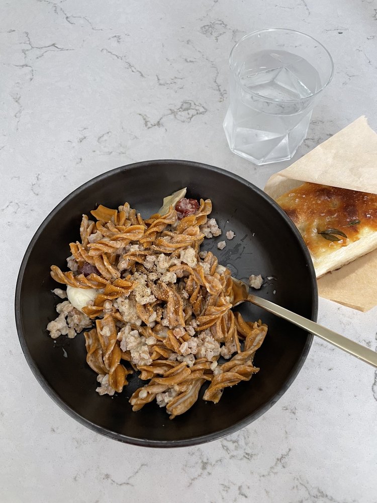 COMMON PASTA - Updated September 2025 - 27 Photos & 28 Reviews - 1 E ...