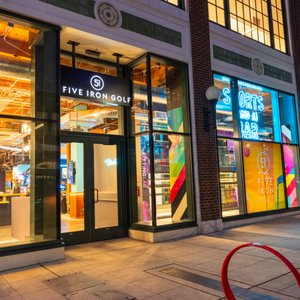 FIVE IRON GOLF - 90 Photos & 43 Reviews - 609 N Dearborn St, Chicago ...