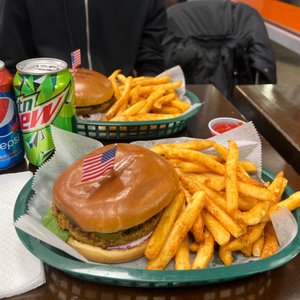 BURGER AUTHORITY - 105 Photos & 63 Reviews - Burgers - 3476 Main St ...