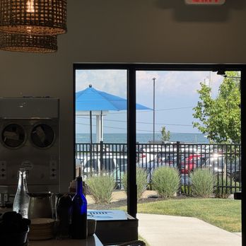 WAVE LAKESIDE DINING - Updated January 2026 - 86 Photos & 29 Reviews ...