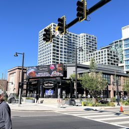 YARD HOUSE - Updated December 2025 - 470 Photos & 241 Reviews - 450 ...