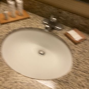 RADISSON HOTEL FRESNO CONFERENCE CENTER - Updated January 2026 - 185 ...