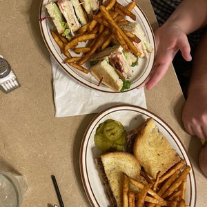 THE GOLDEN OX - Updated June 2025 - 39 Photos & 111 Reviews - 440 S ...