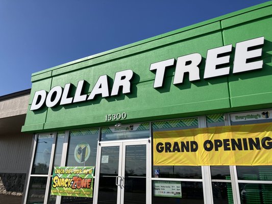 DOLLAR TREE - Updated October 2025 - 15 Photos - 15345 W National Ave ...