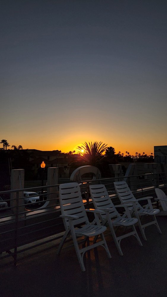 DIVE N’ SURF - Updated November 2025 - 107 Photos & 168 Reviews - 504 N ...