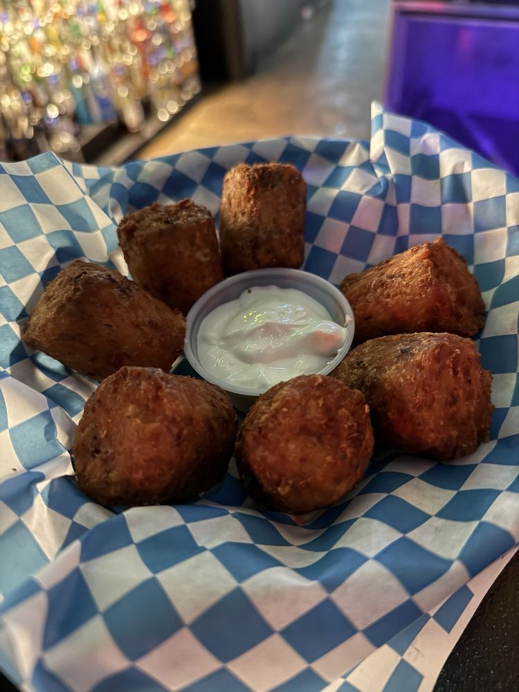 BREAKAWAY CAFE & SPIRITS - Updated October 2025 - 36 Photos & 37 ...